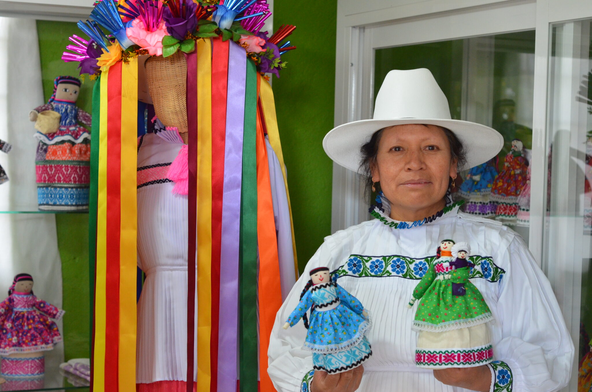 Döngu Bordado Indígena - Turismo del Estado de Querétaro